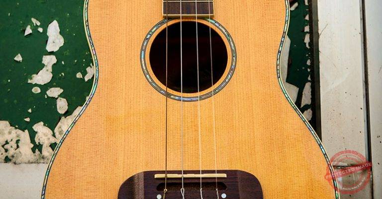 How To Play Baritone Ukulele For Beginners - Ukulele World