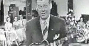 21 Famous Ukulele Players - Ukulele World